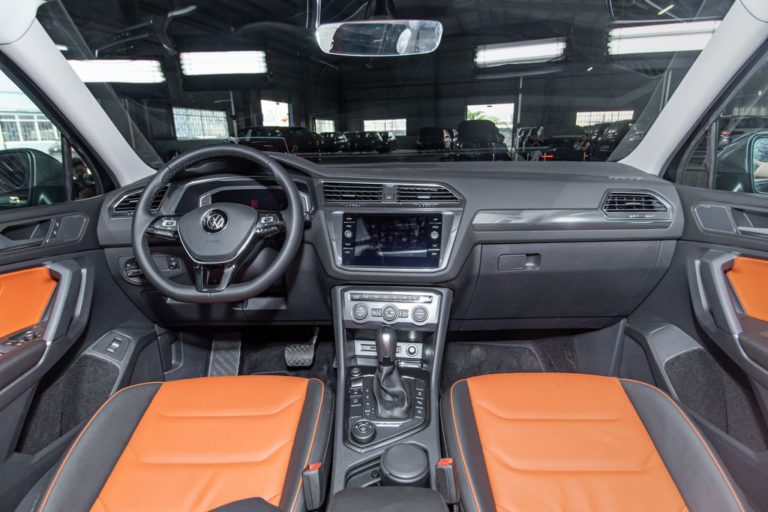 TIGUAN LUXURY S 2021 MÀU VÀNG RACING YELLOW METALLIC ĐÔC NHẤT TẠI VIỆT ...